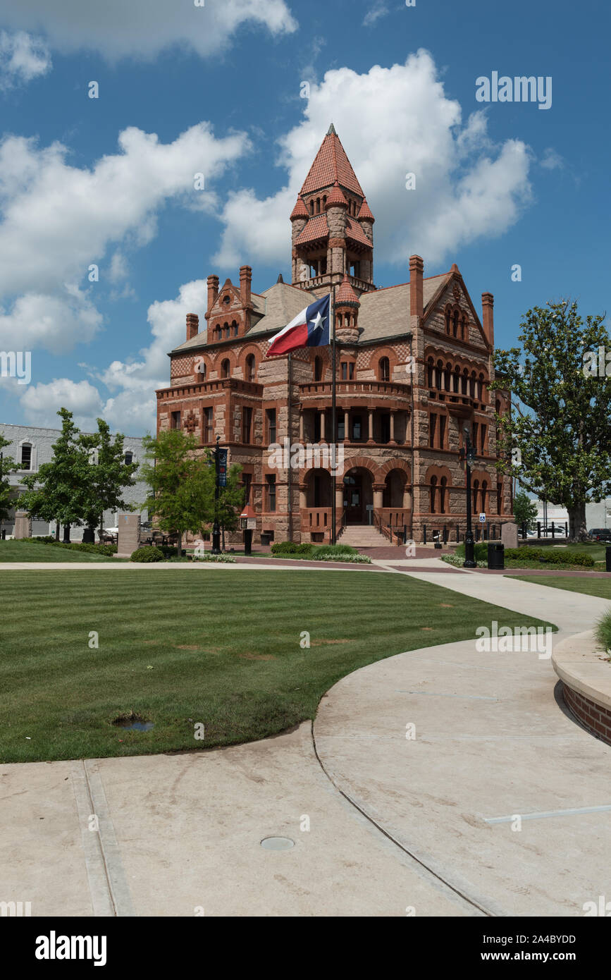 The Hopkins County Courthouse in Sulphur Springs in northeast Texas ...