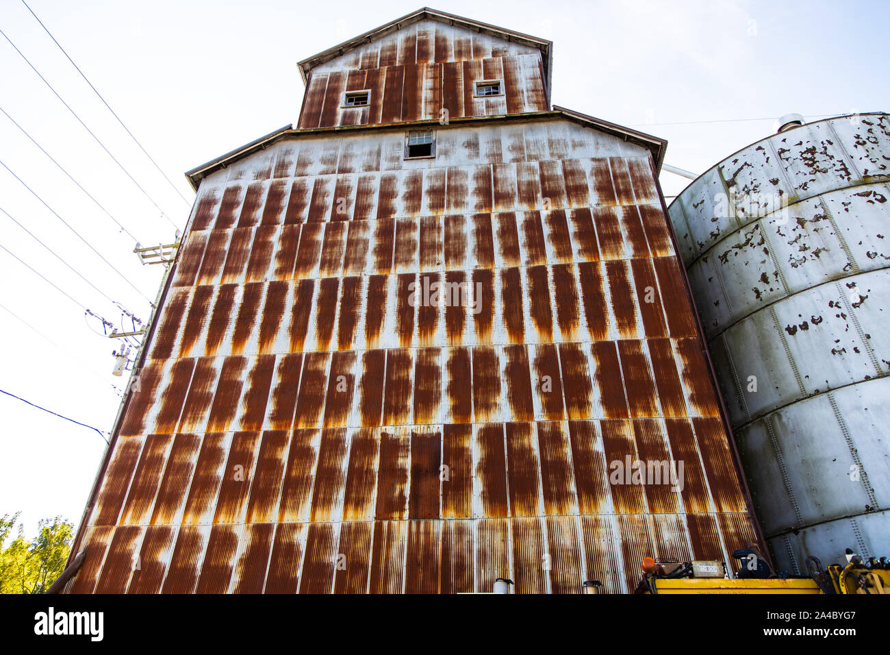 Old steel barn rusting away Stock Photo - Alamy