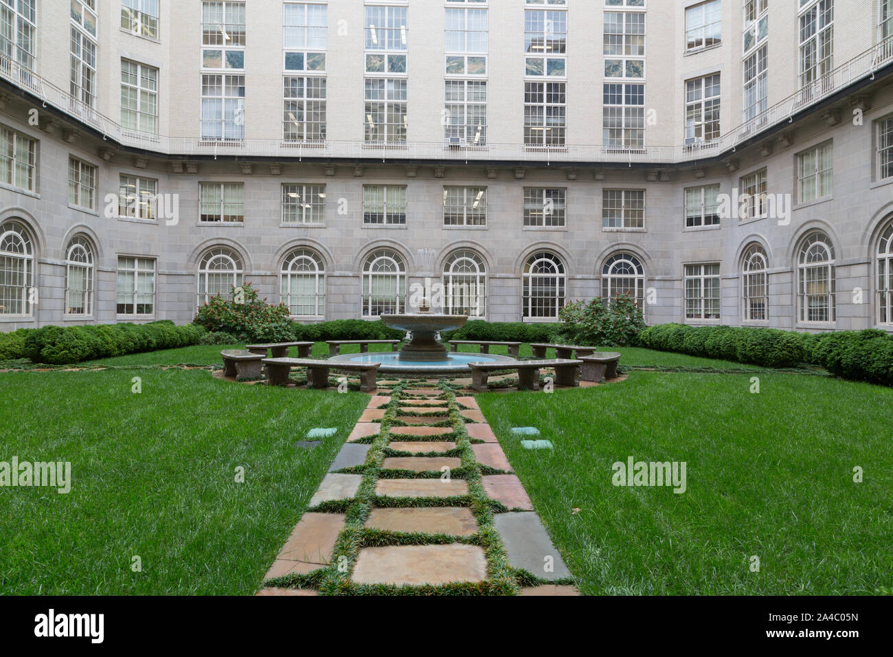 The Internal Revenue Service Building, located in the center of the ...