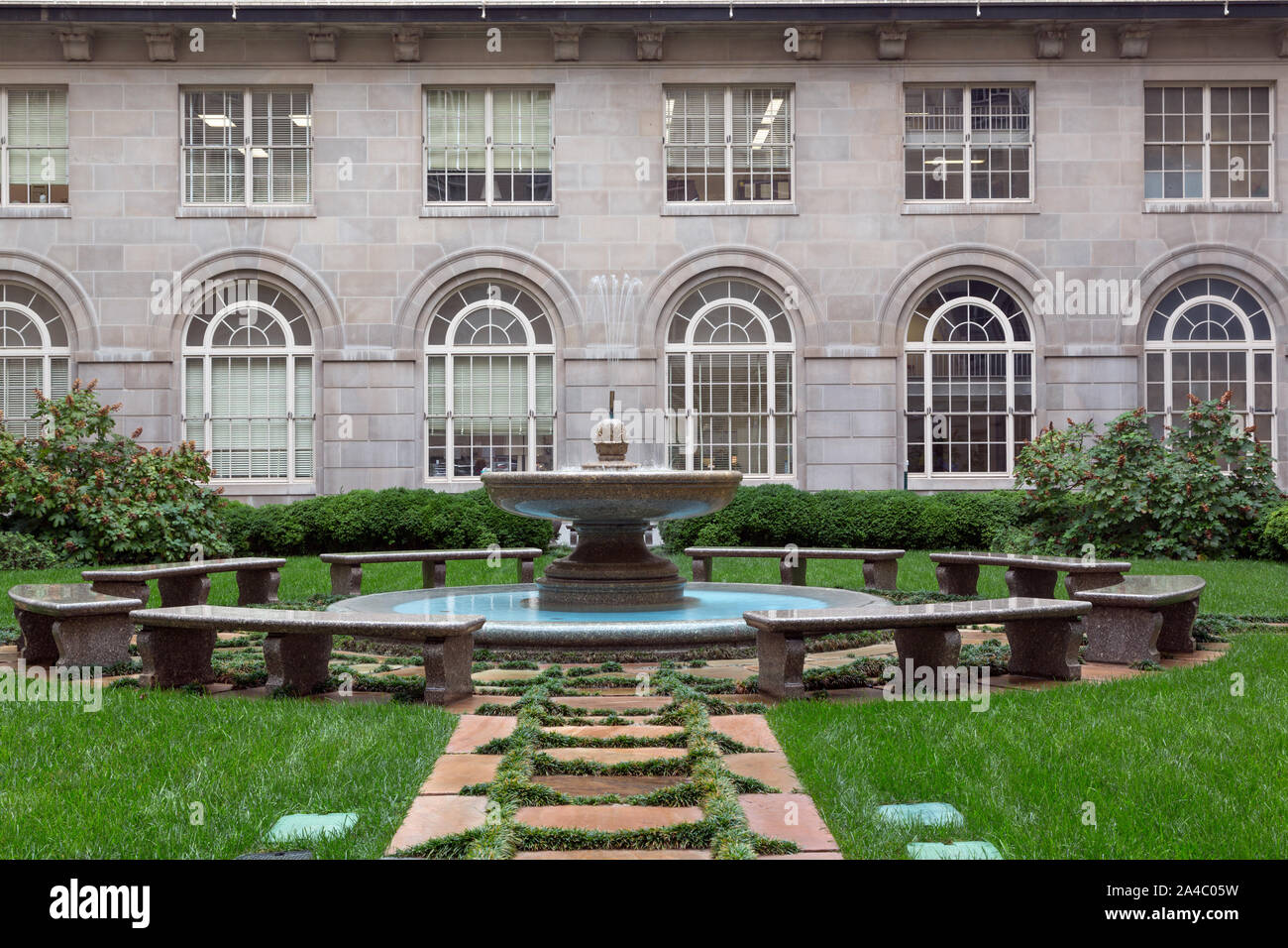 The Internal Revenue Service Building, located in the center of the ...