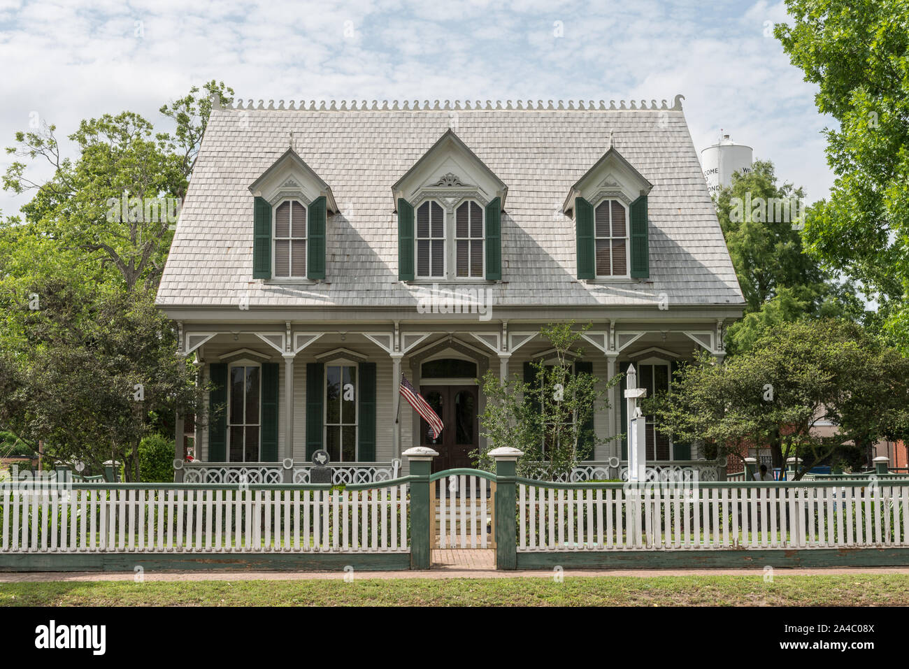 Isaac mcfarlane hi-res stock photography and images - Alamy