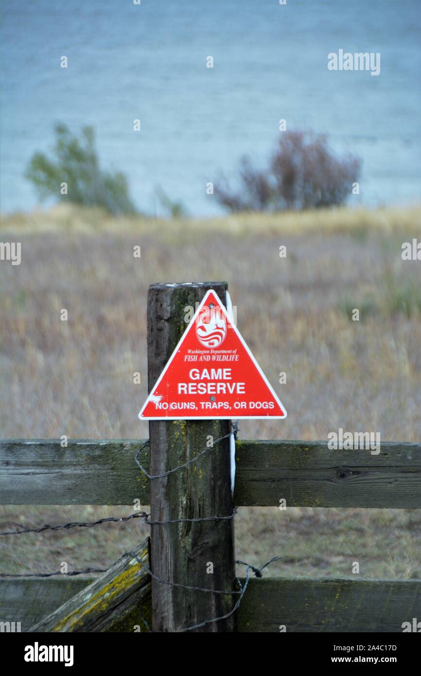 sign of notice about game preserve reserve Stock Photo - Alamy