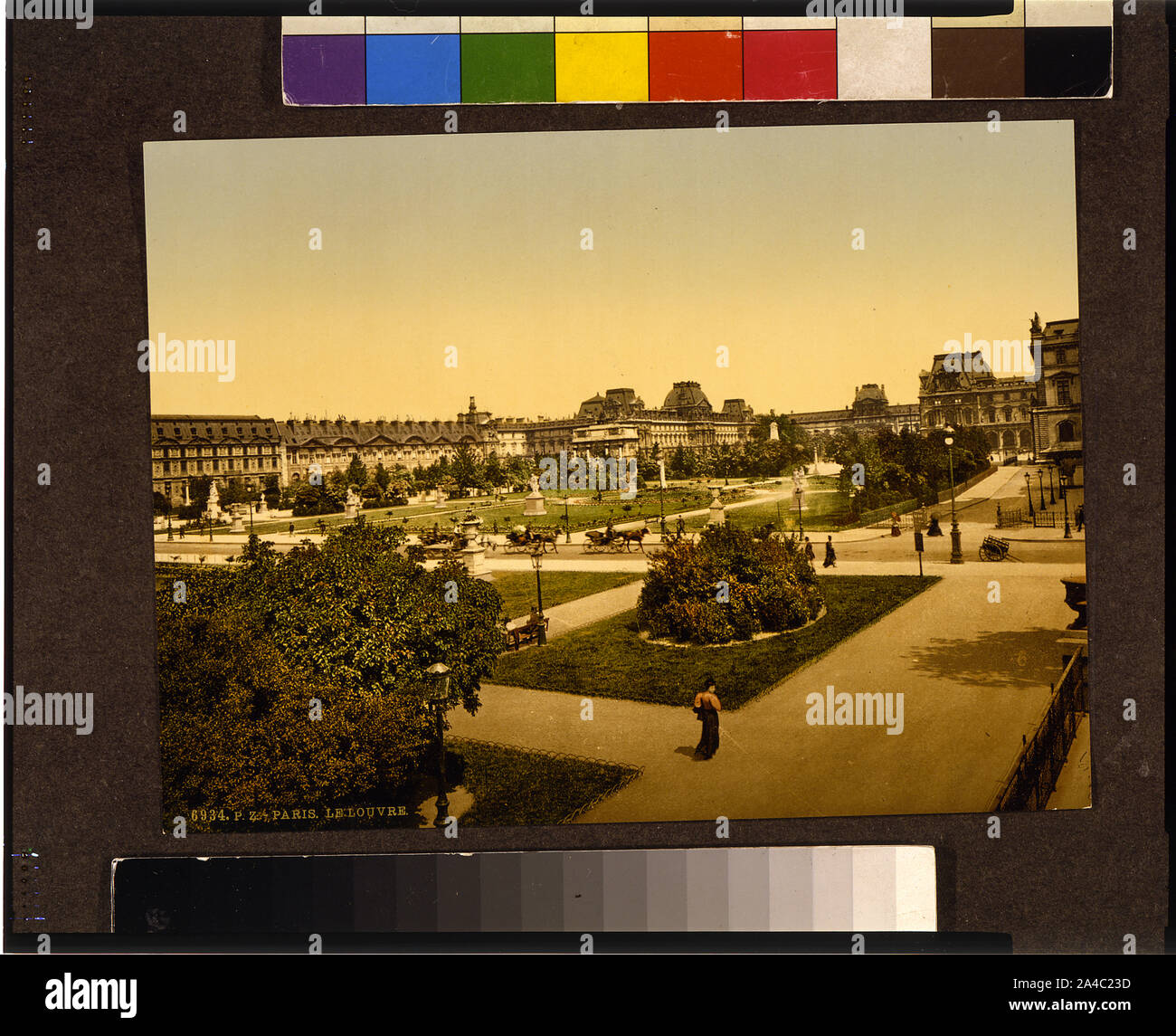 Louvre interior architecture hi-res stock photography and images - Alamy