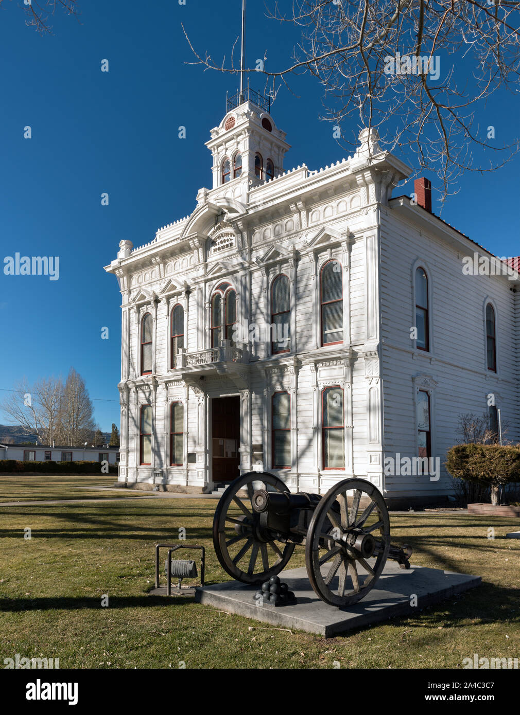 The Mono County Courthouse in Bridgeport, California Stock Photo - Alamy