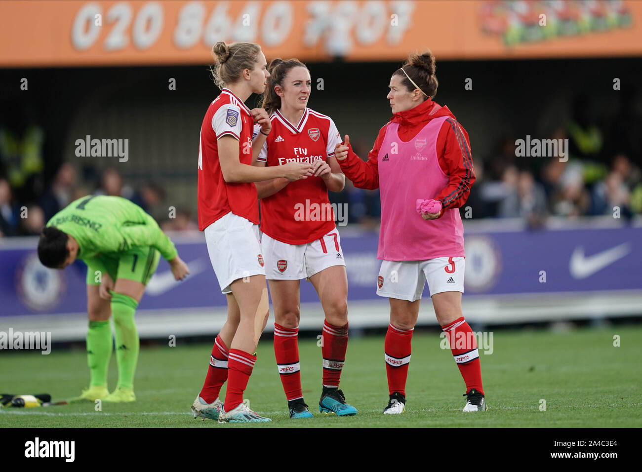 KINGSTON UPON THAMES, ENGLAND - OCTOBER 12: Vivianne Miedema, Lisa ...