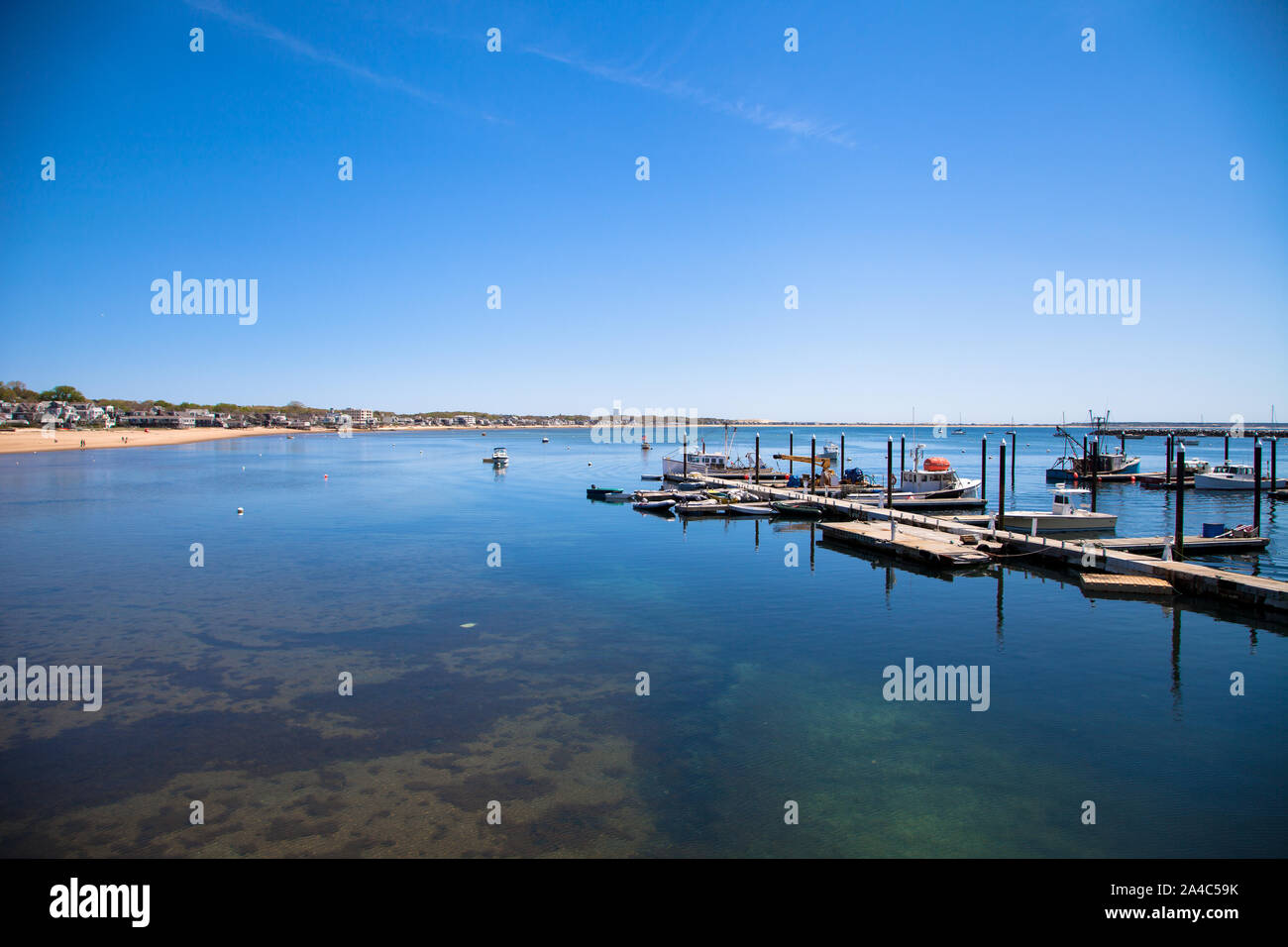 Calm water in docks hi-res stock photography and images - Alamy