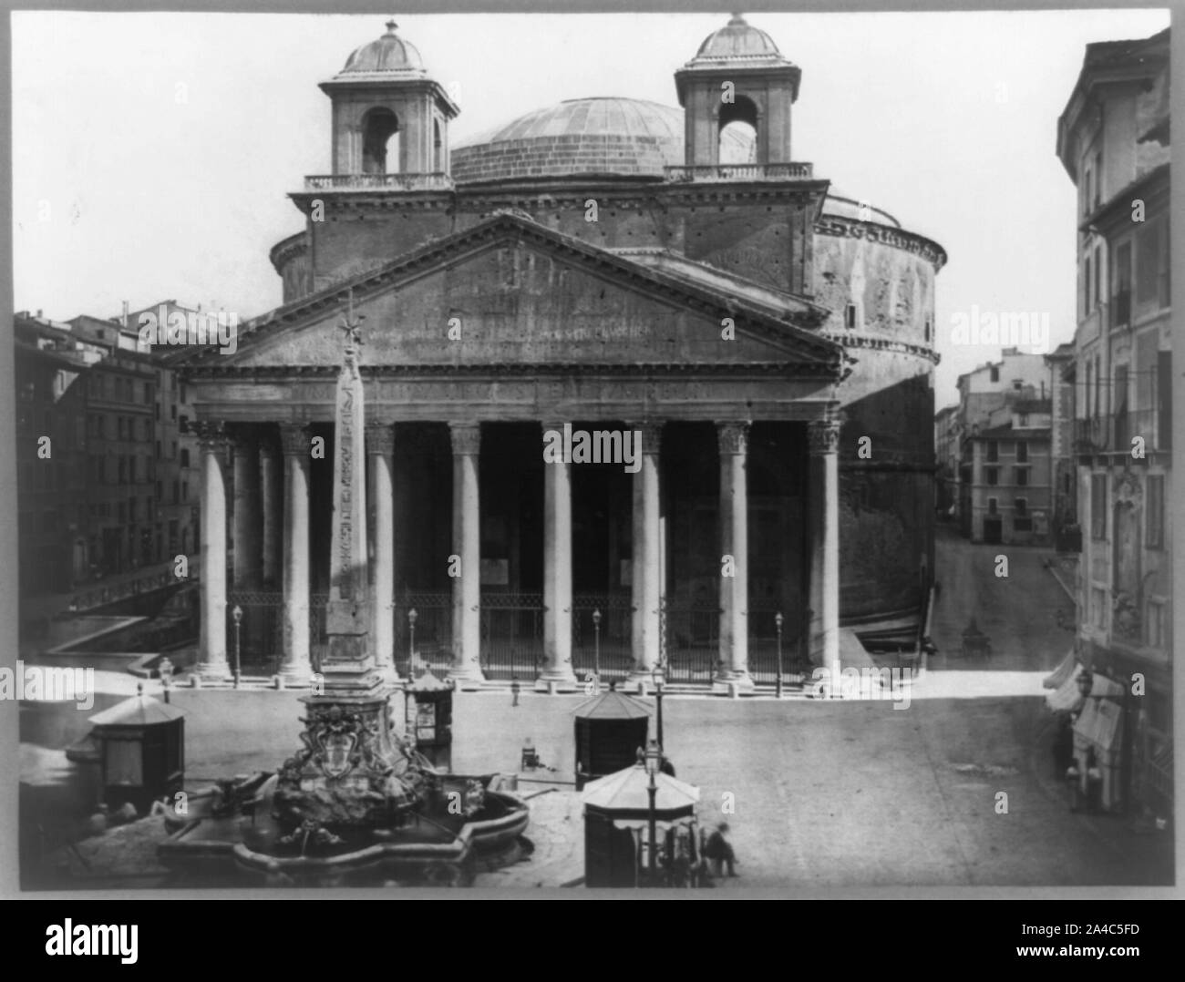 Roman temple italy Black and White Stock Photos & Images - Alamy