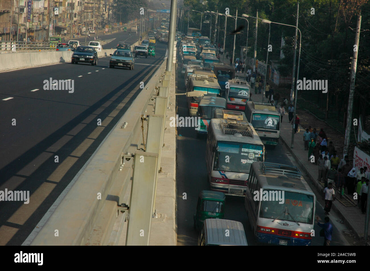 Road traffic bangladesh hi-res stock photography and images - Alamy