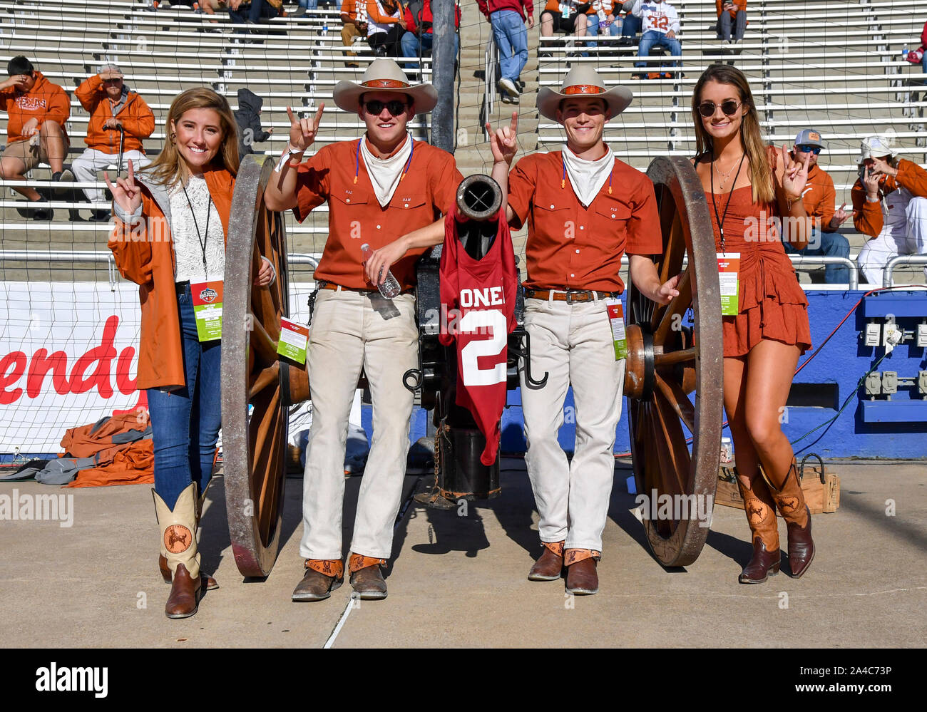 Cotton bowl stadium hi-res stock photography and images - Alamy