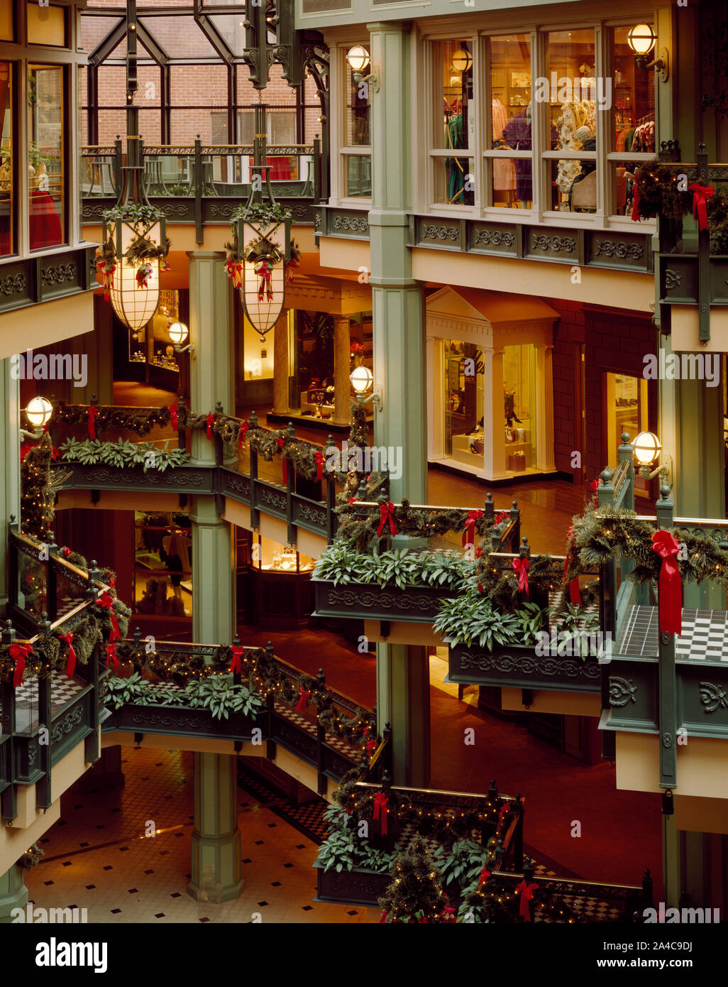 Shops at georgetown park hi-res stock photography and images - Alamy