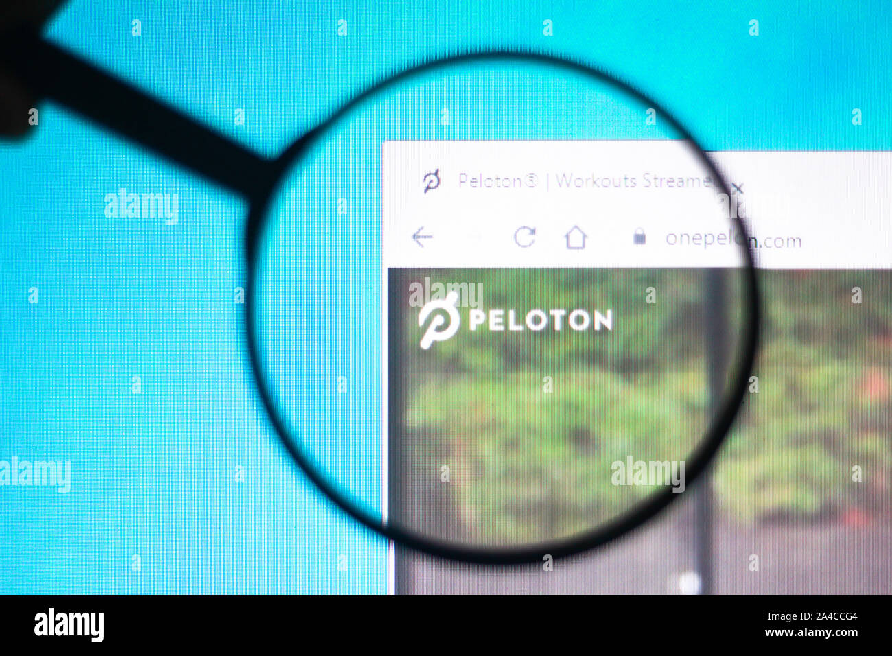 Peloton website hi-res stock photography and images - Alamy