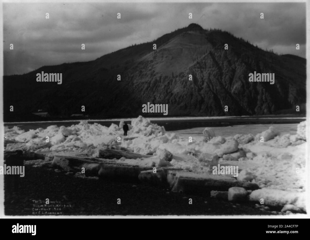 River breaking Black and White Stock Photos & Images - Alamy