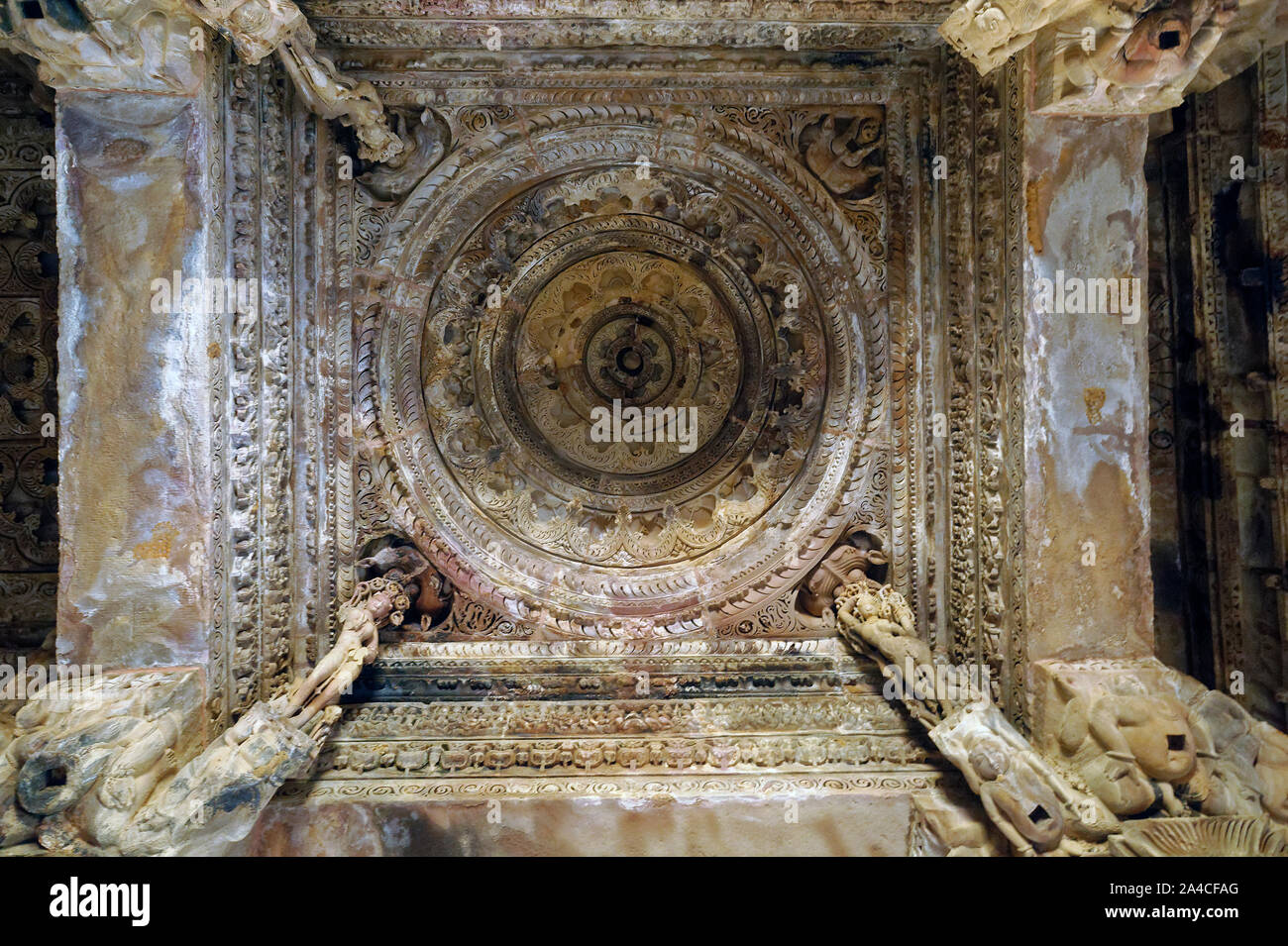 Decorative ceiling of a temple Stock Photo - Alamy