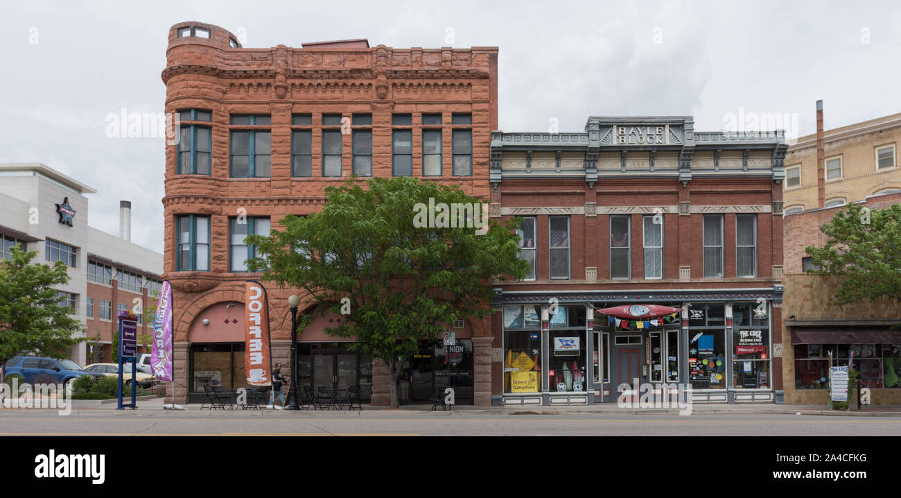 The c. 1890 Riverside Building (left), designed by Robert Roeschlaub ...