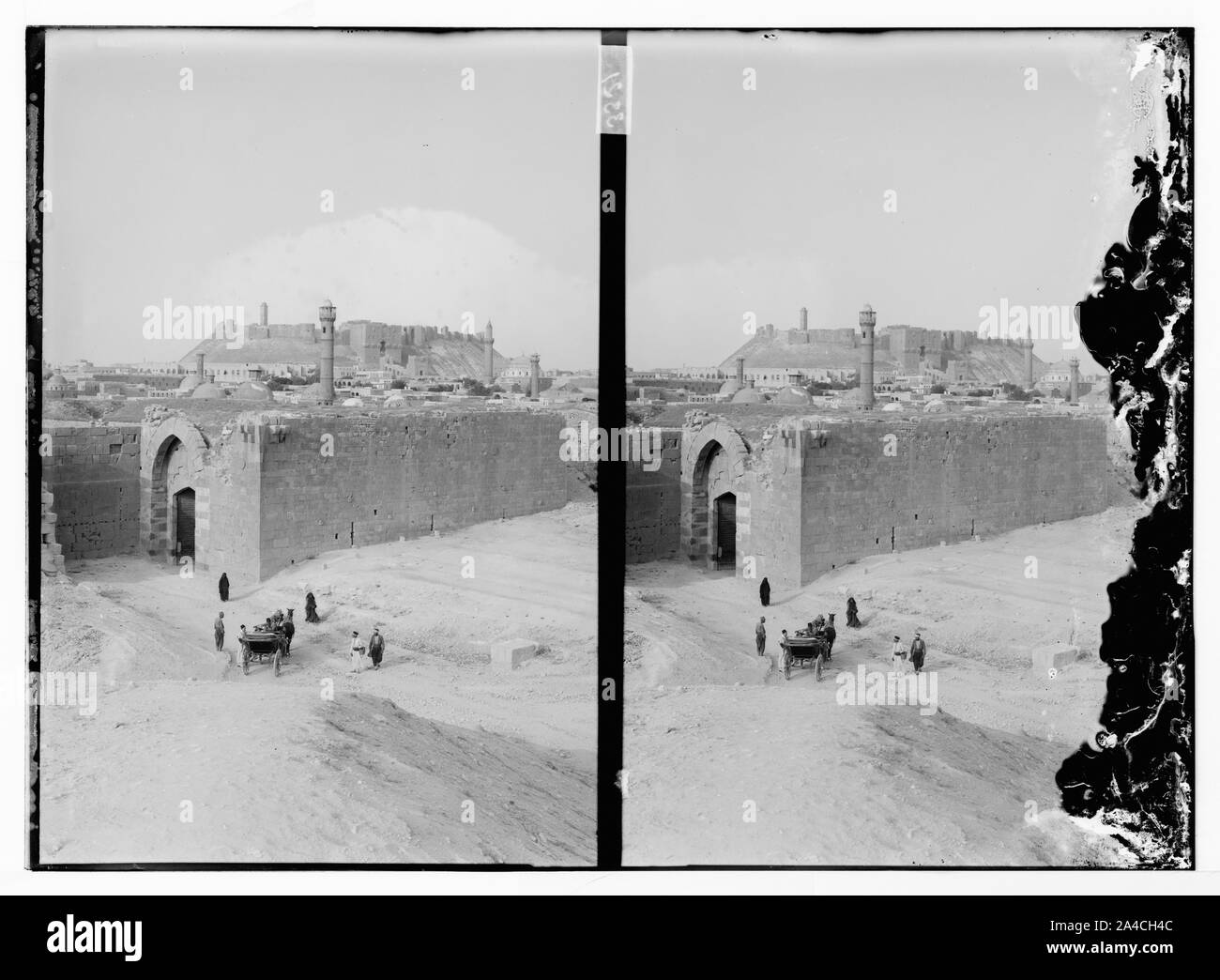 The citadel (castle), Aleppo Stock Photo - Alamy