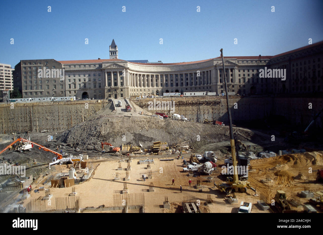 The construction of the Ronald Reagan Building on Pennsylvania Avenue ...