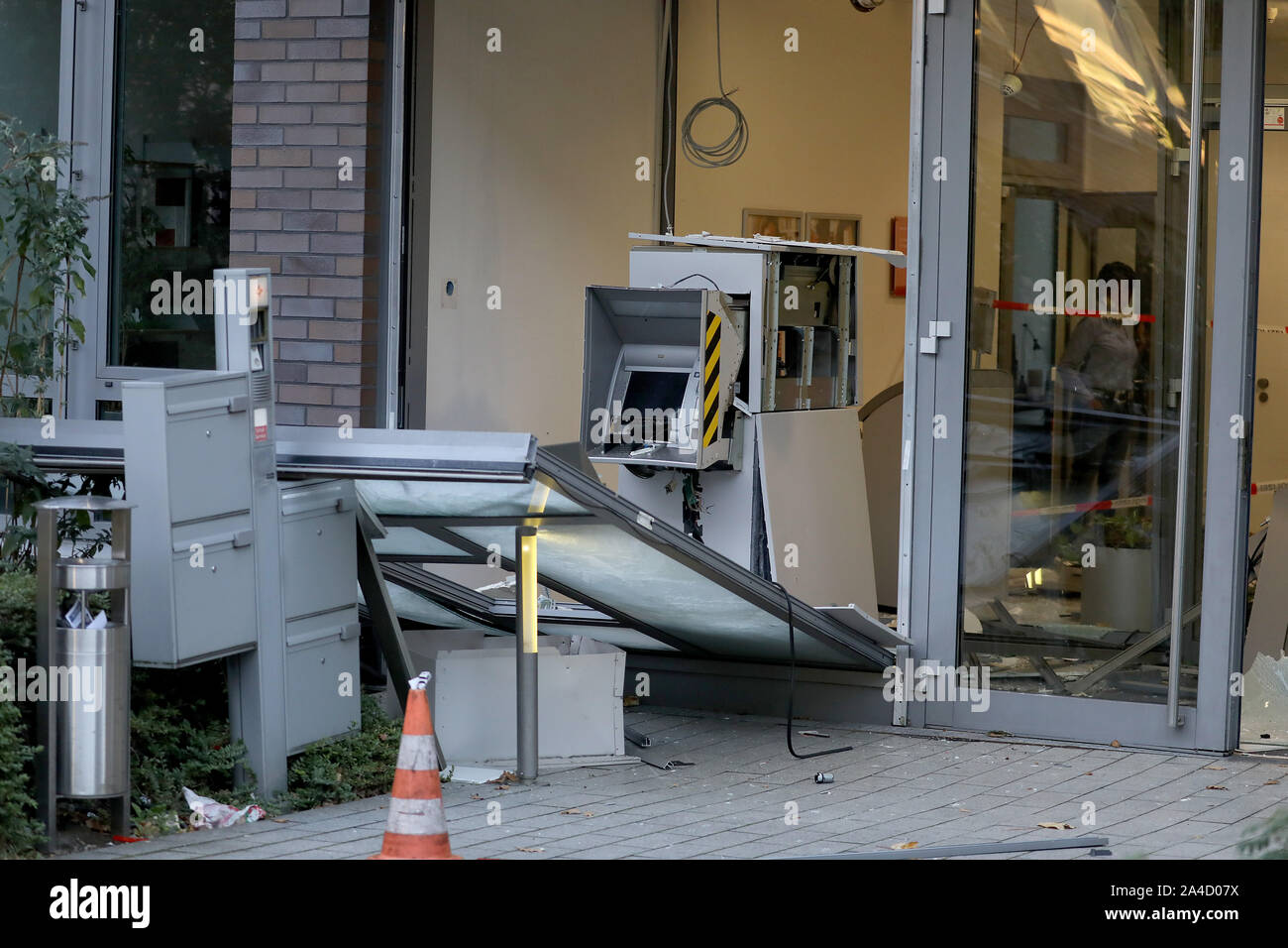 Atm blasting hi-res stock photography and images - Alamy
