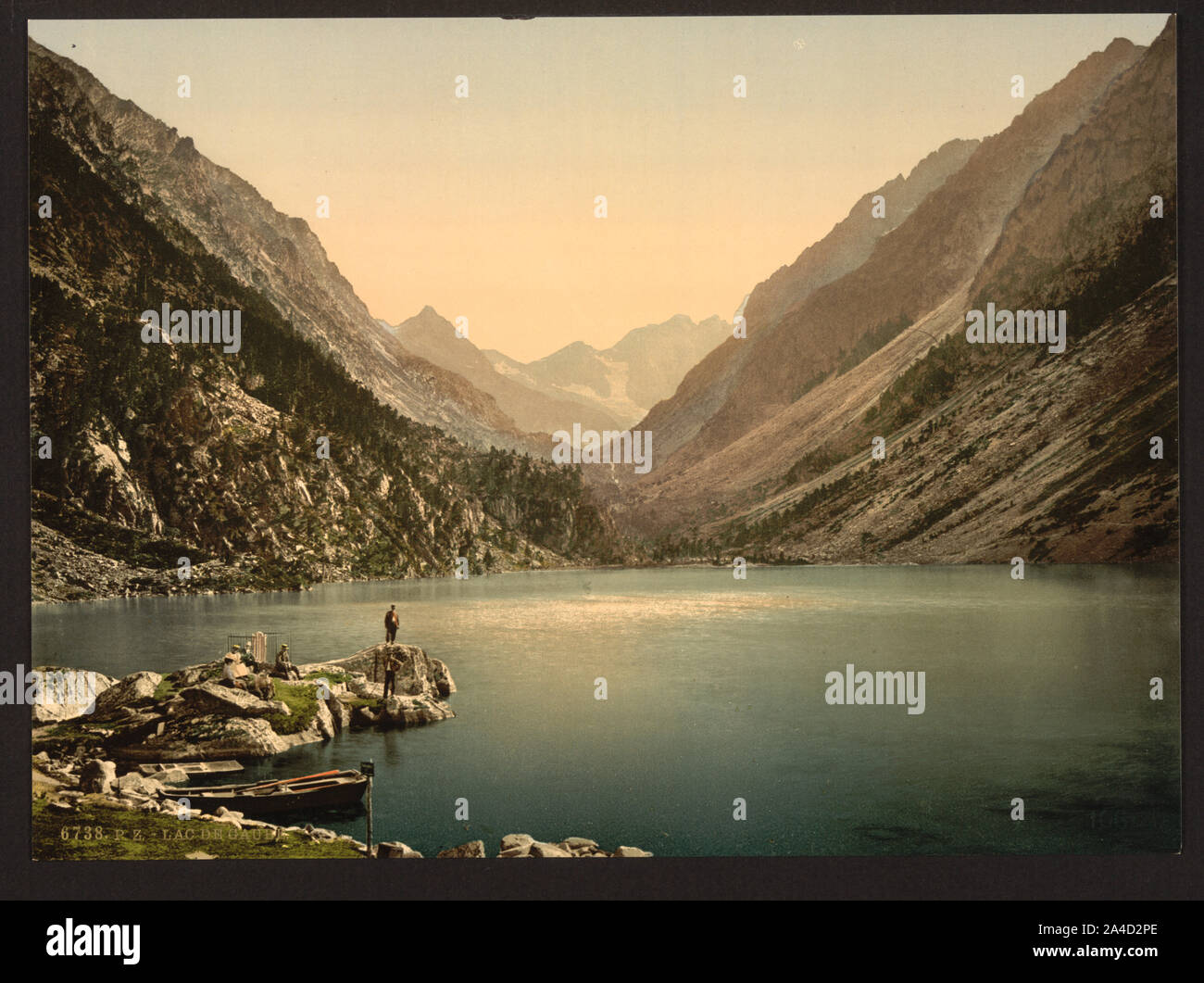 The lake, Gaube, Pyrenees, France Stock Photo - Alamy