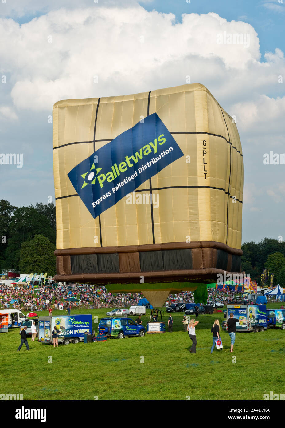 "Palletways" cube parcel hot air balloon. Bristol International Balloon ...