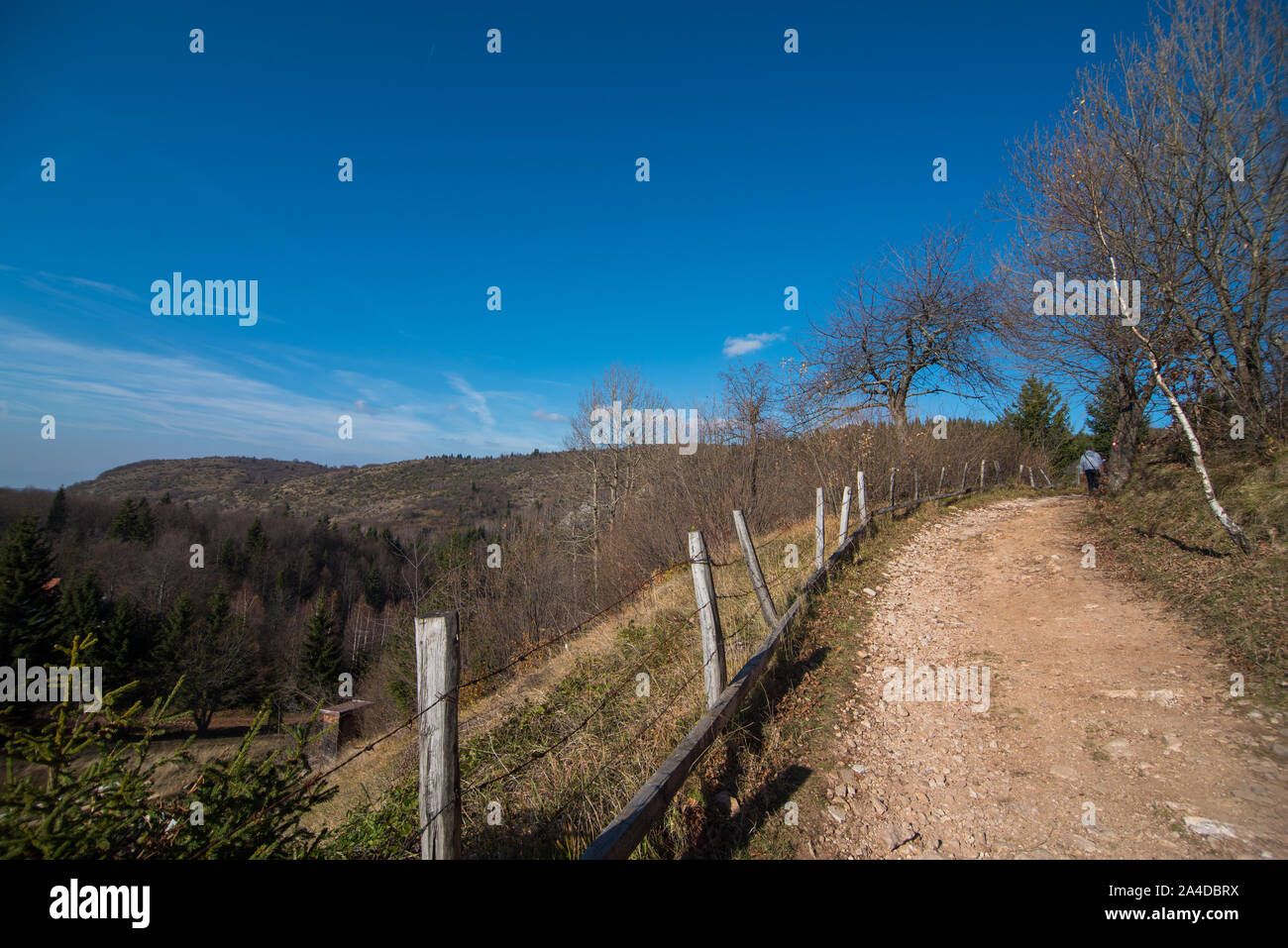 Rural footpath hi-res stock photography and images - Alamy
