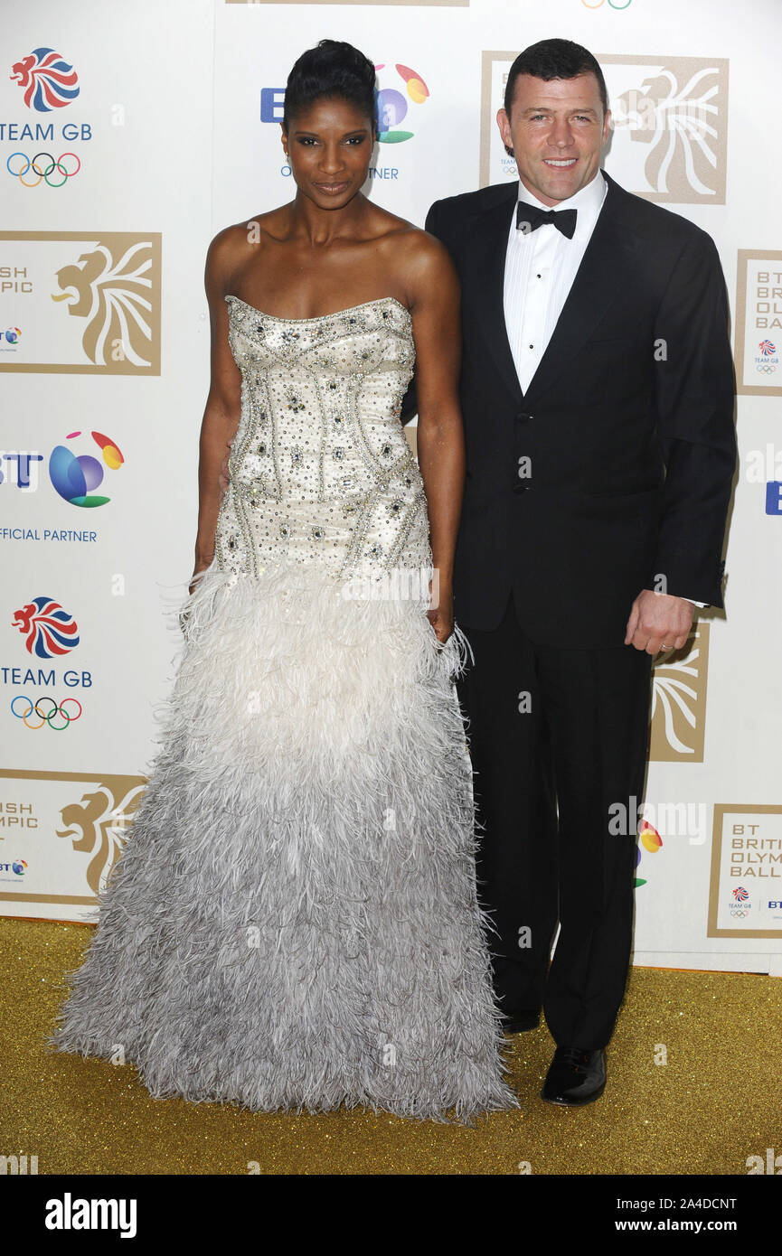 Strapless grey dress hi-res stock photography and images - Alamy