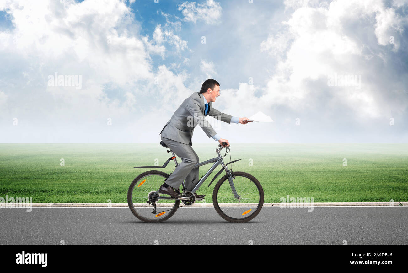 Submitting documents hi-res stock photography and images - Alamy