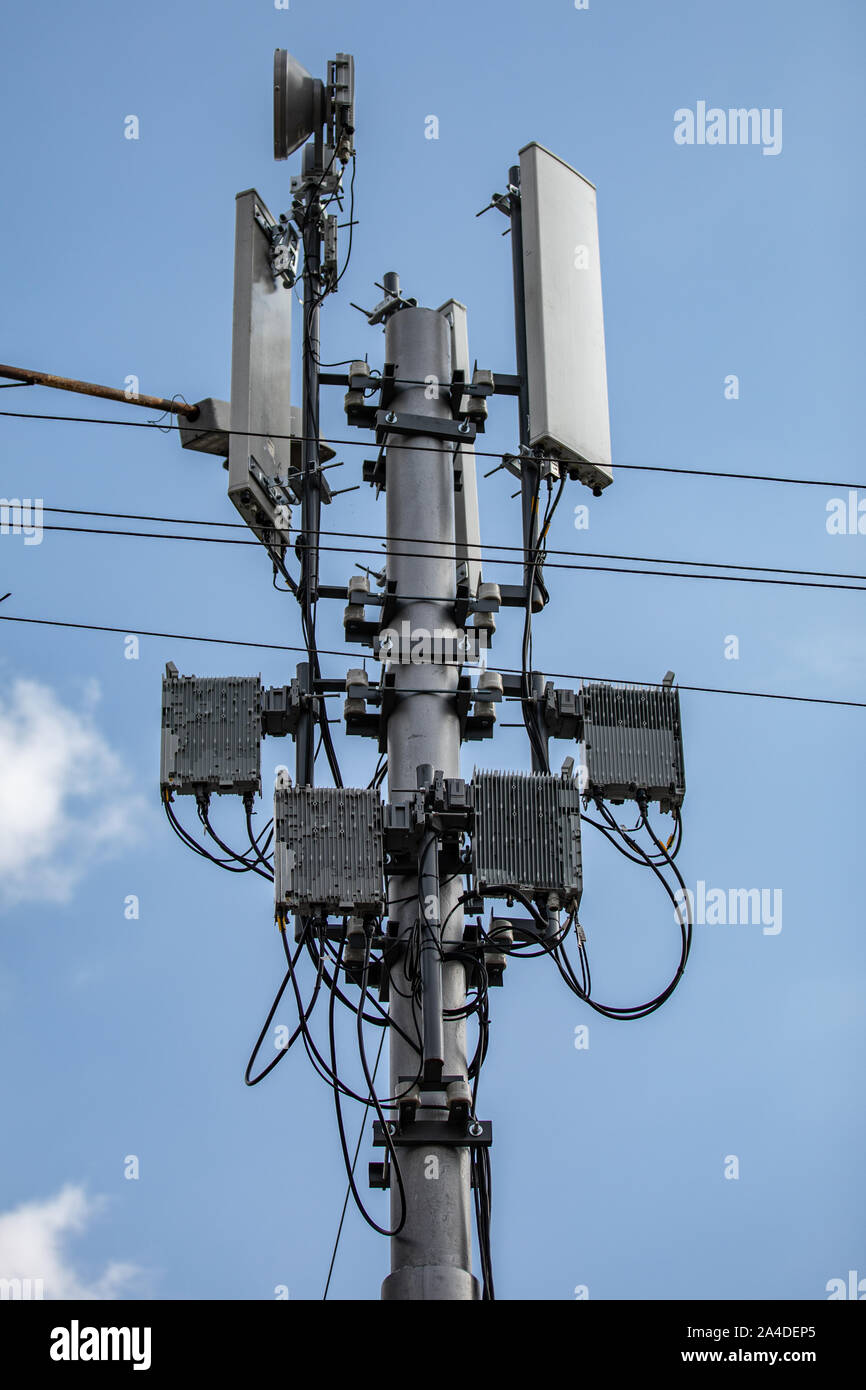 Cellular communication connection hi-res stock photography and images - Alamy