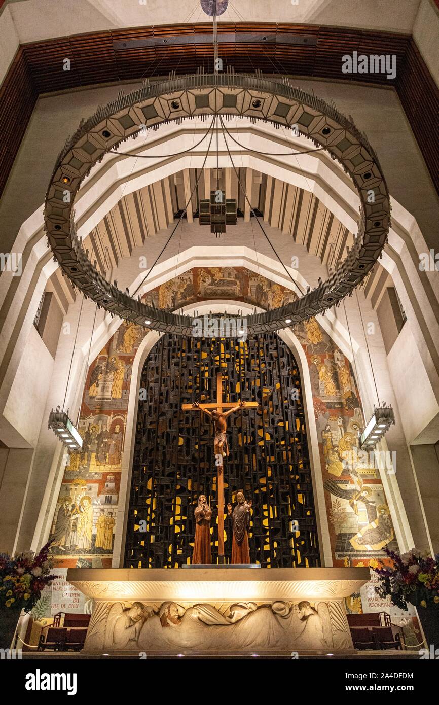 Montreal mont royal cross hi-res stock photography and images - Alamy
