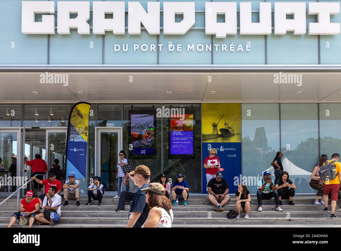 THE BIG QUAY ON THE PORT OF MONTREAL, CRUISE TERMINAL, PROMENADE ON THE ...