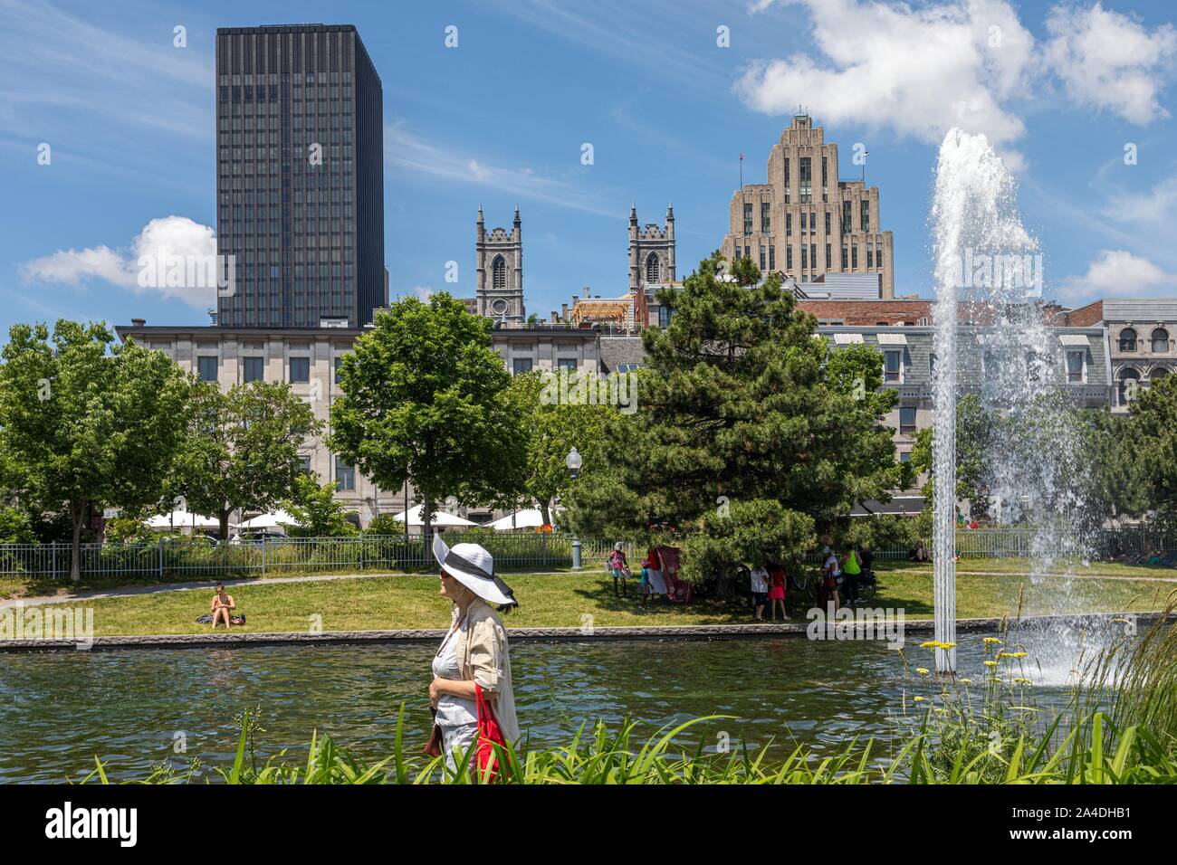 FOUNTAIN AND POND ON THE PROMENADE ON THE OLD PORT, THE NATIONAL BANK ...