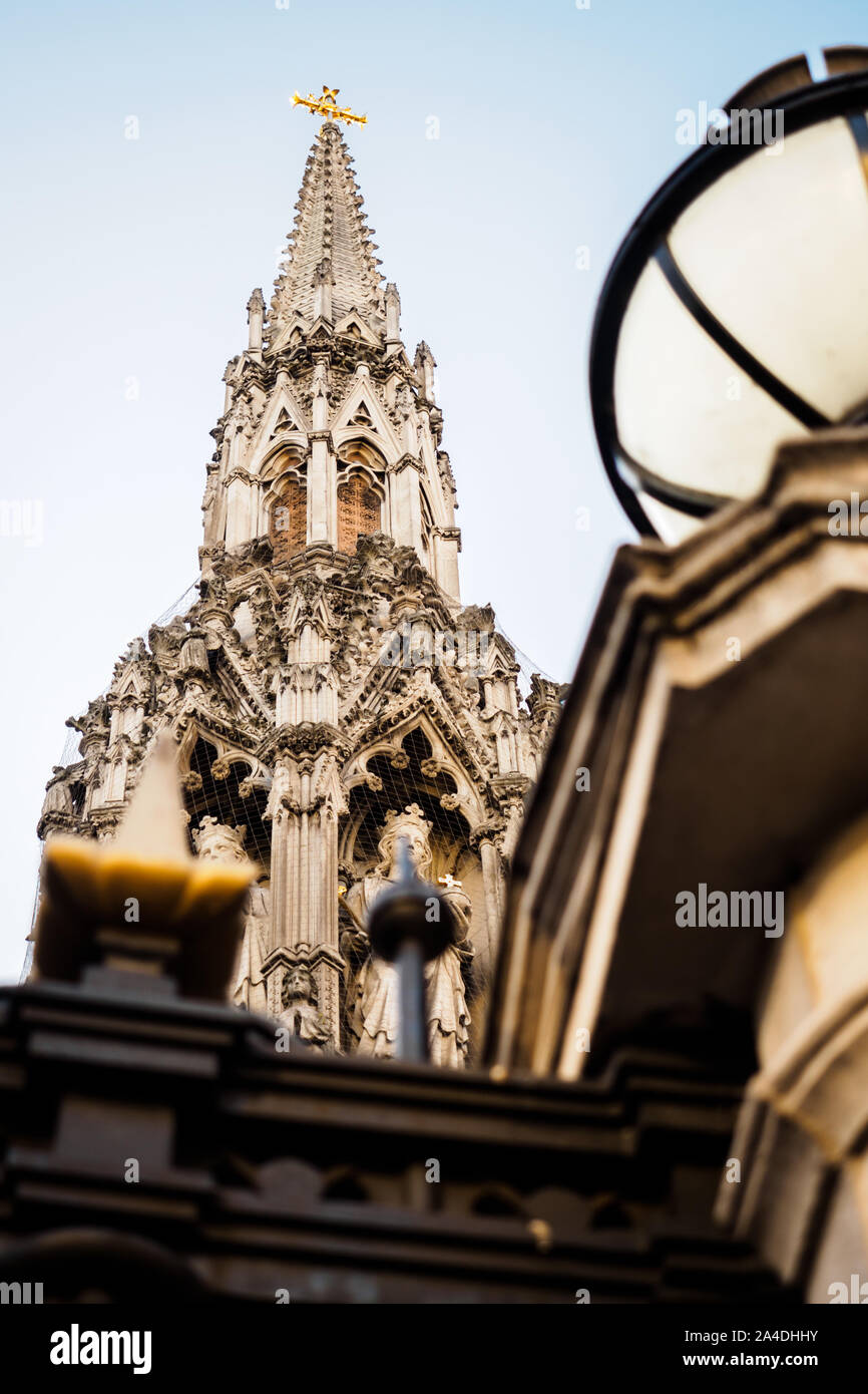 Charring cross uk hi-res stock photography and images - Alamy