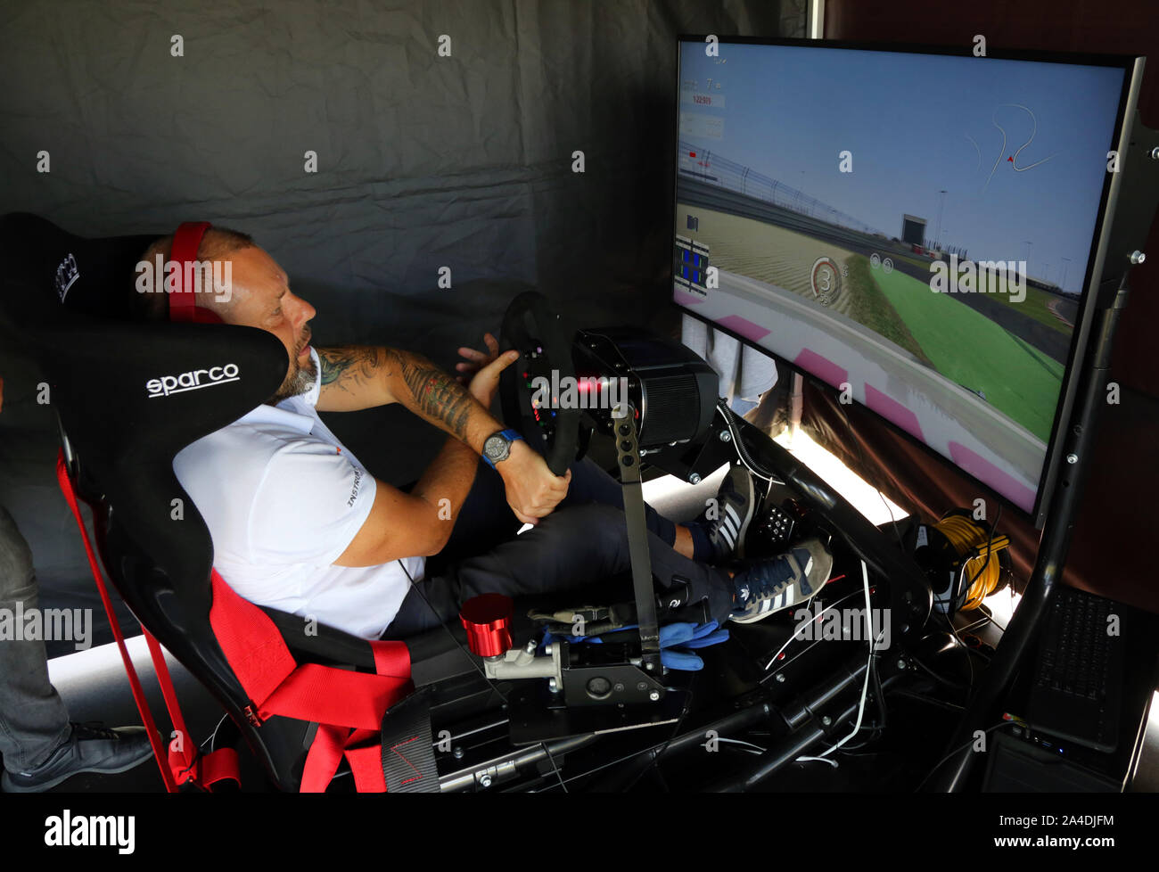 Car driving simulation hi-res stock photography and images - Alamy