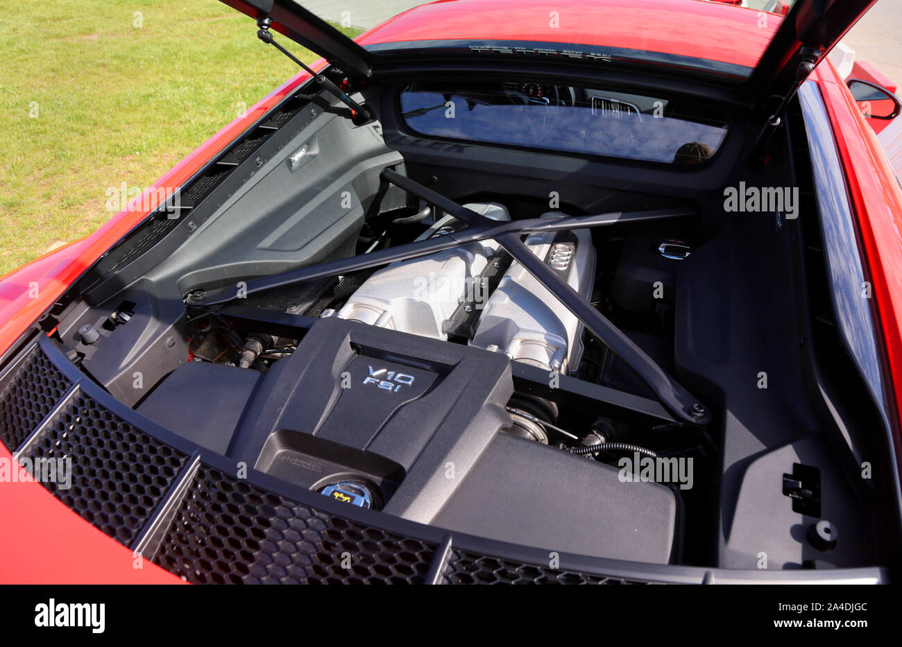 V 10 engine hi-res stock photography and images - Alamy