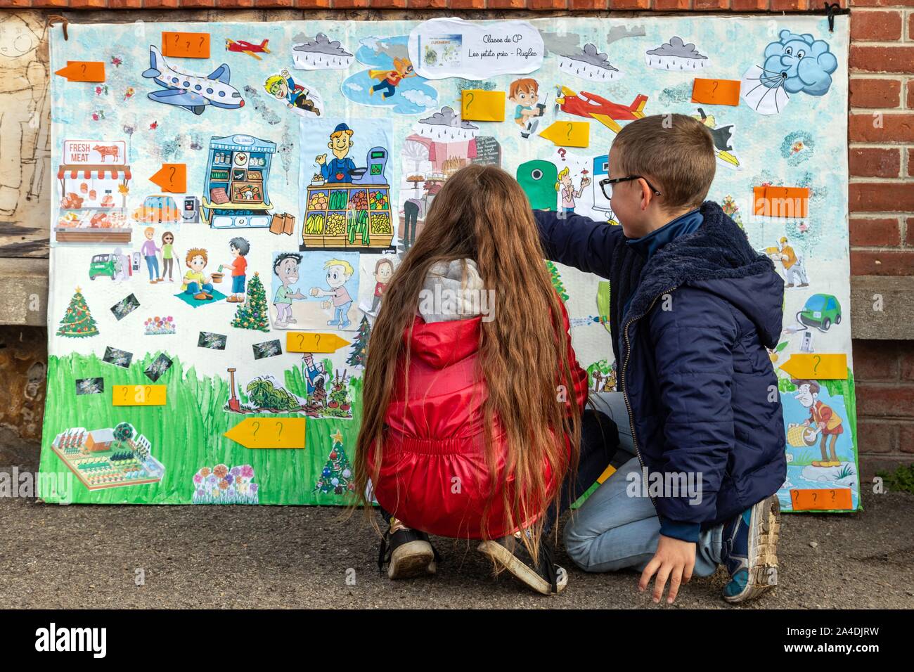 Drawing of city hi-res stock photography and images - Alamy