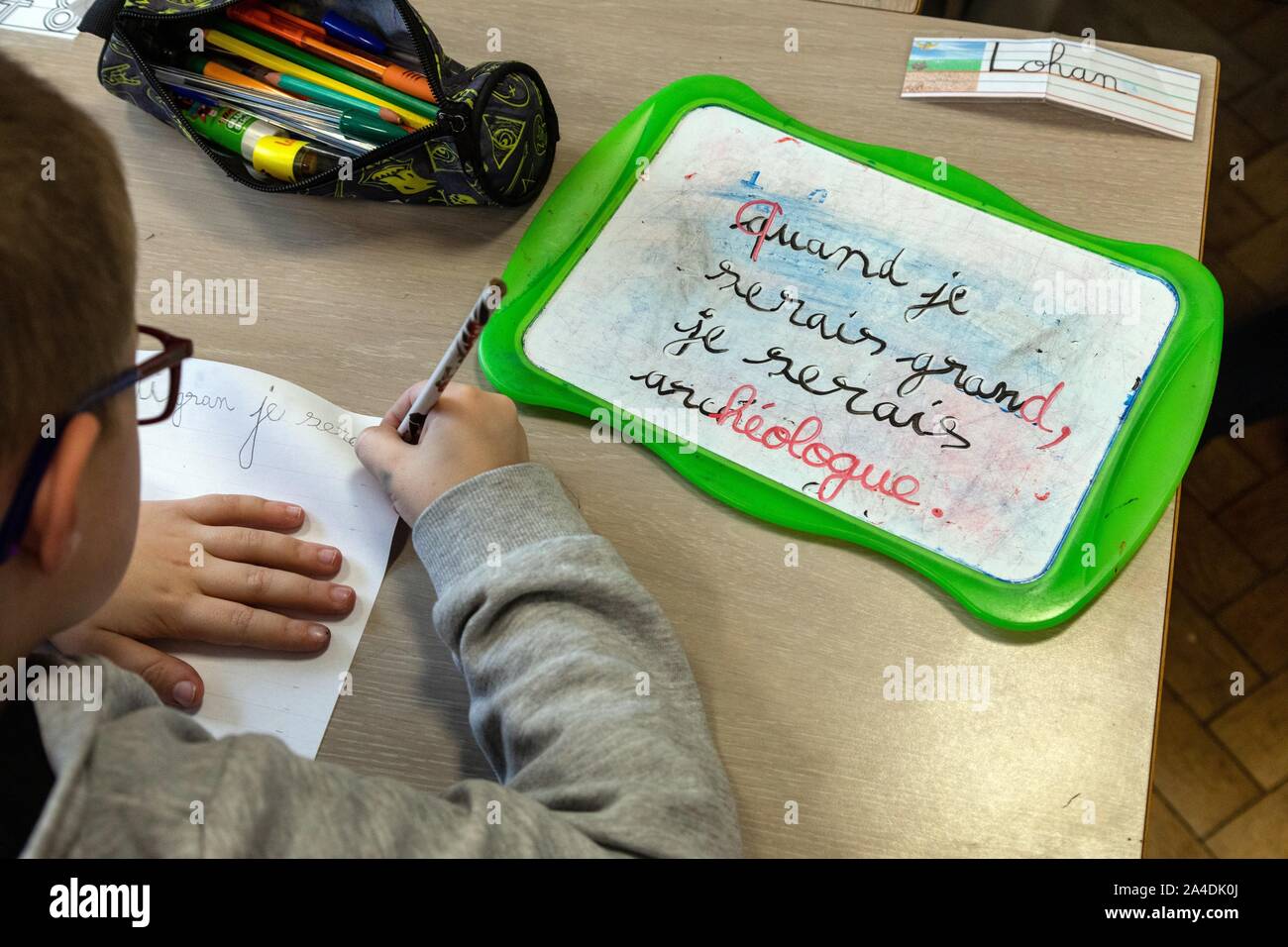 SPELLING AND WRITING, ORIENTATION, A CLASS AT THE PRIMARY SCHOOL IN THE ...