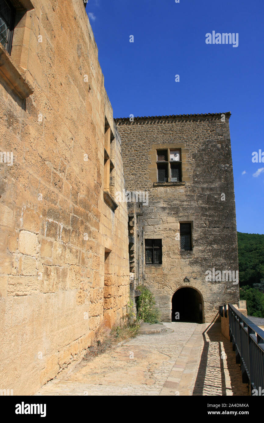 medieval building (museum) in Eyzies-de-Tayac (France Stock Photo - Alamy