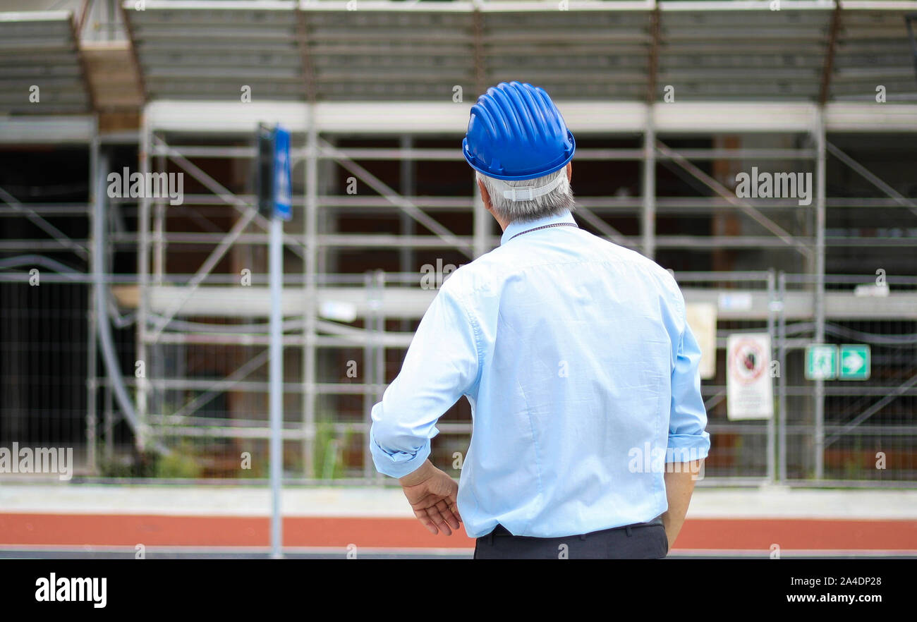 Back view engineer in construction hi-res stock photography and images ...