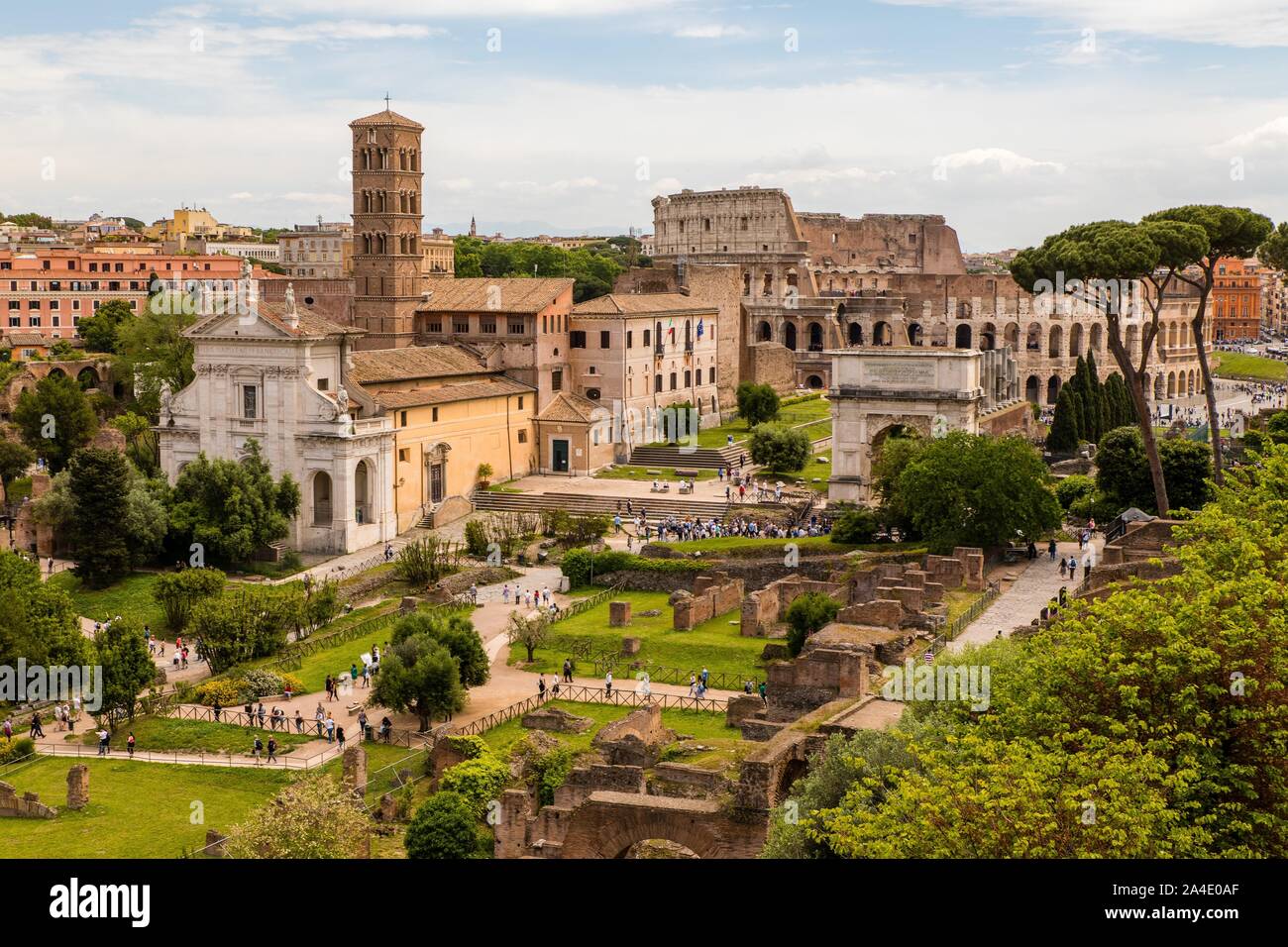 SANTA FRANCESCA ROMANA BASILICA, ARCH OF TITUS AND COLOSSEUM ON THE ...
