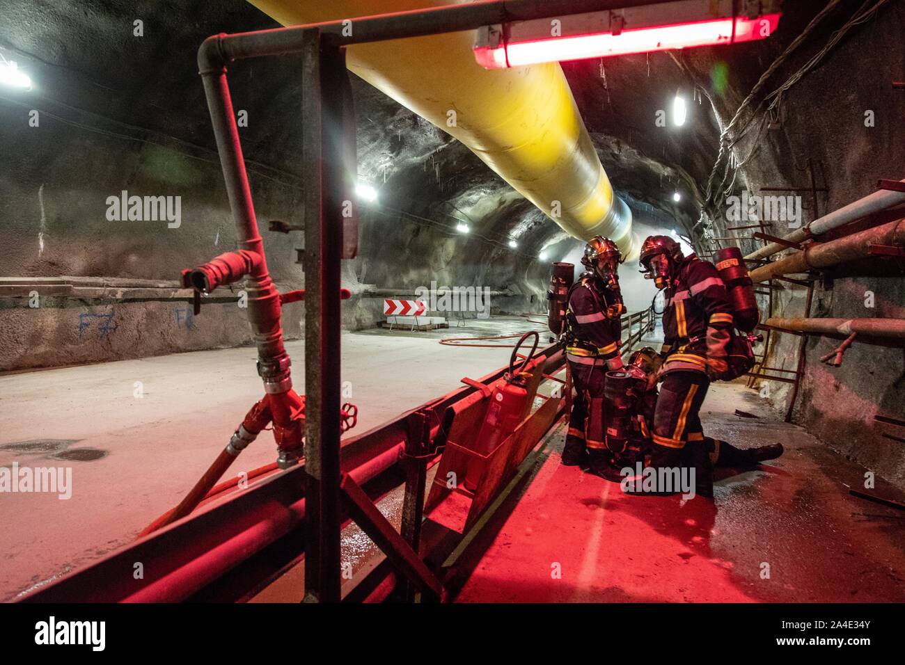 URGENT RESCUE OF A FIREFIGHTER ON AN INTERVENTION, DECLINE OF THE ...