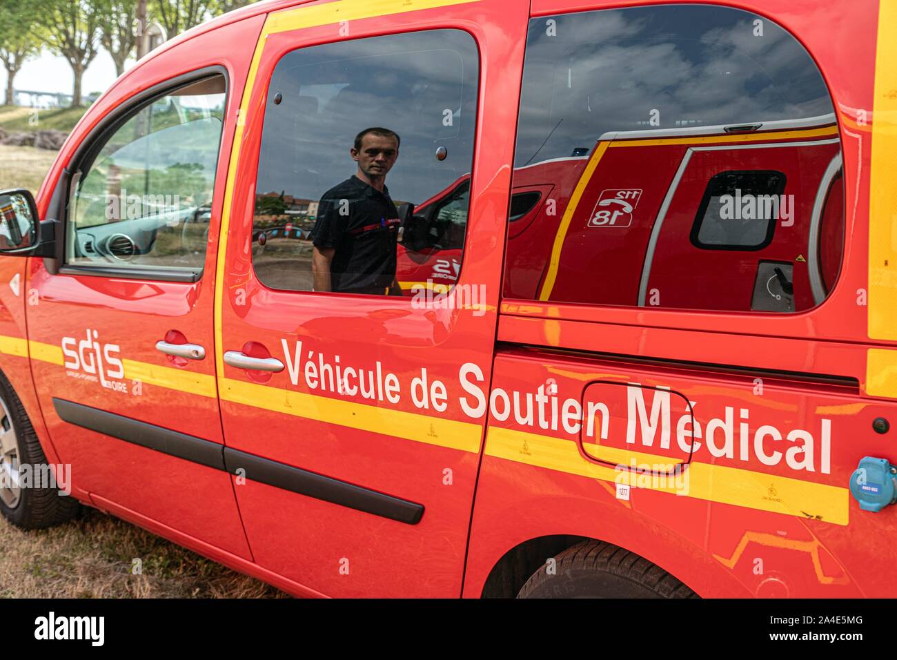 Emergency vehicle europe hi-res stock photography and images - Alamy