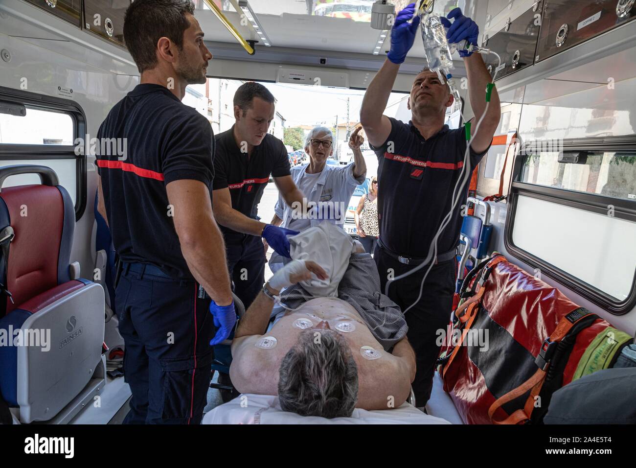 MAN SUFFERING FROM ABDOMINAL PAIN, INTERVENTION BY THE SAMU AND THE ...