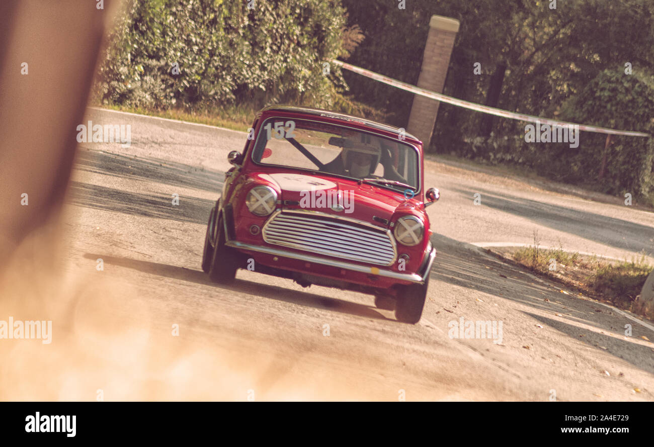 PESARO COLLE SAN BARTOLO , ITALY - OTT 12 - 2019 : MORRIS MINI COOPER S ...