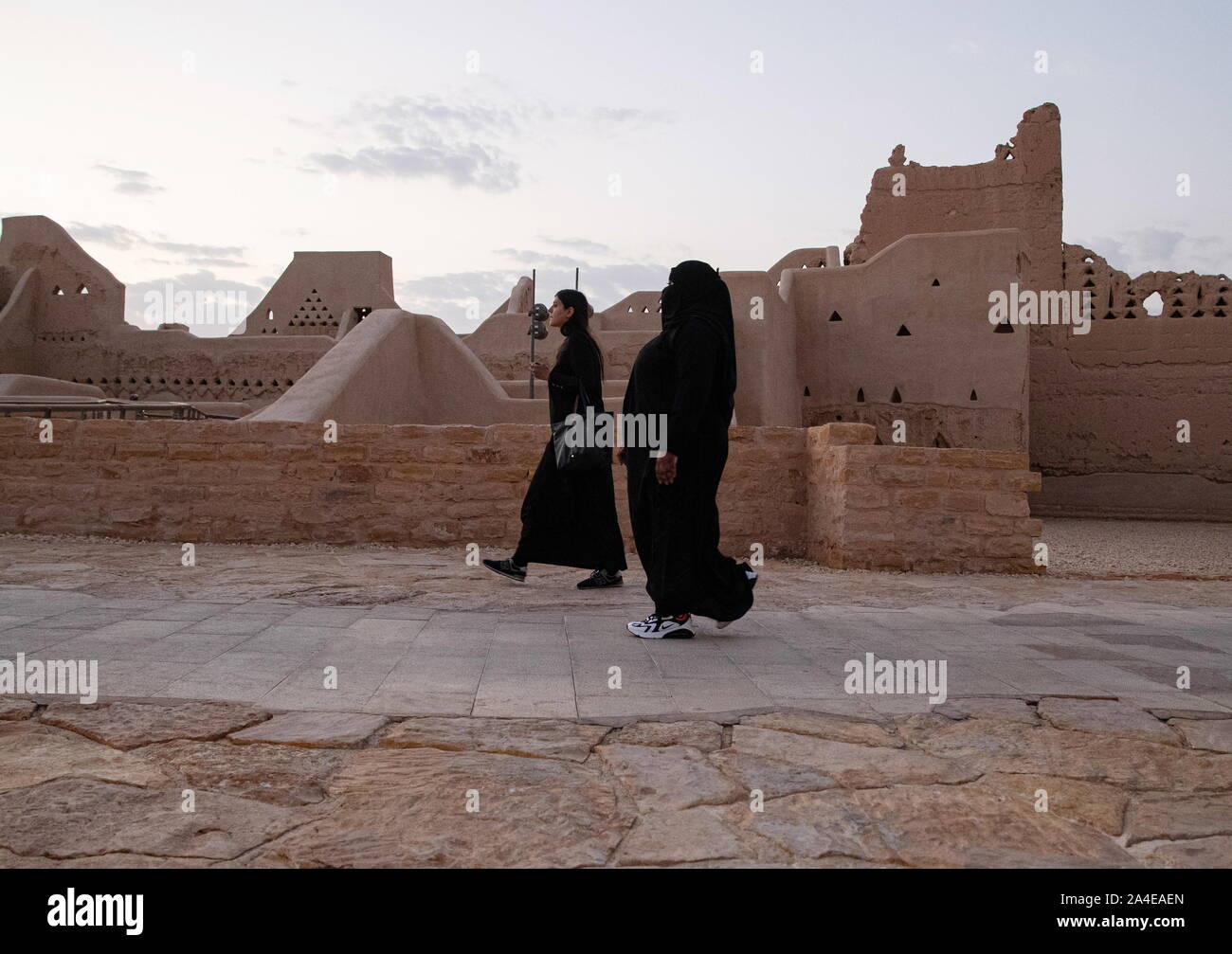 Saudi Arabia Riyadh Saudi Family High Resolution Stock Photography and ...