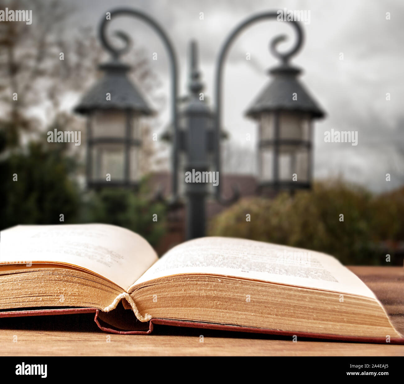 Street light open space hi-res stock photography and images - Alamy