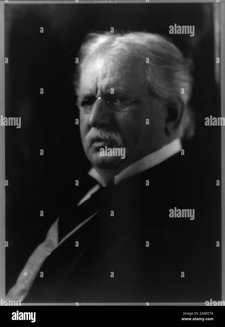 Theodore Newton Vail, 1845-1920, bust portrait, facing left Stock Photo ...