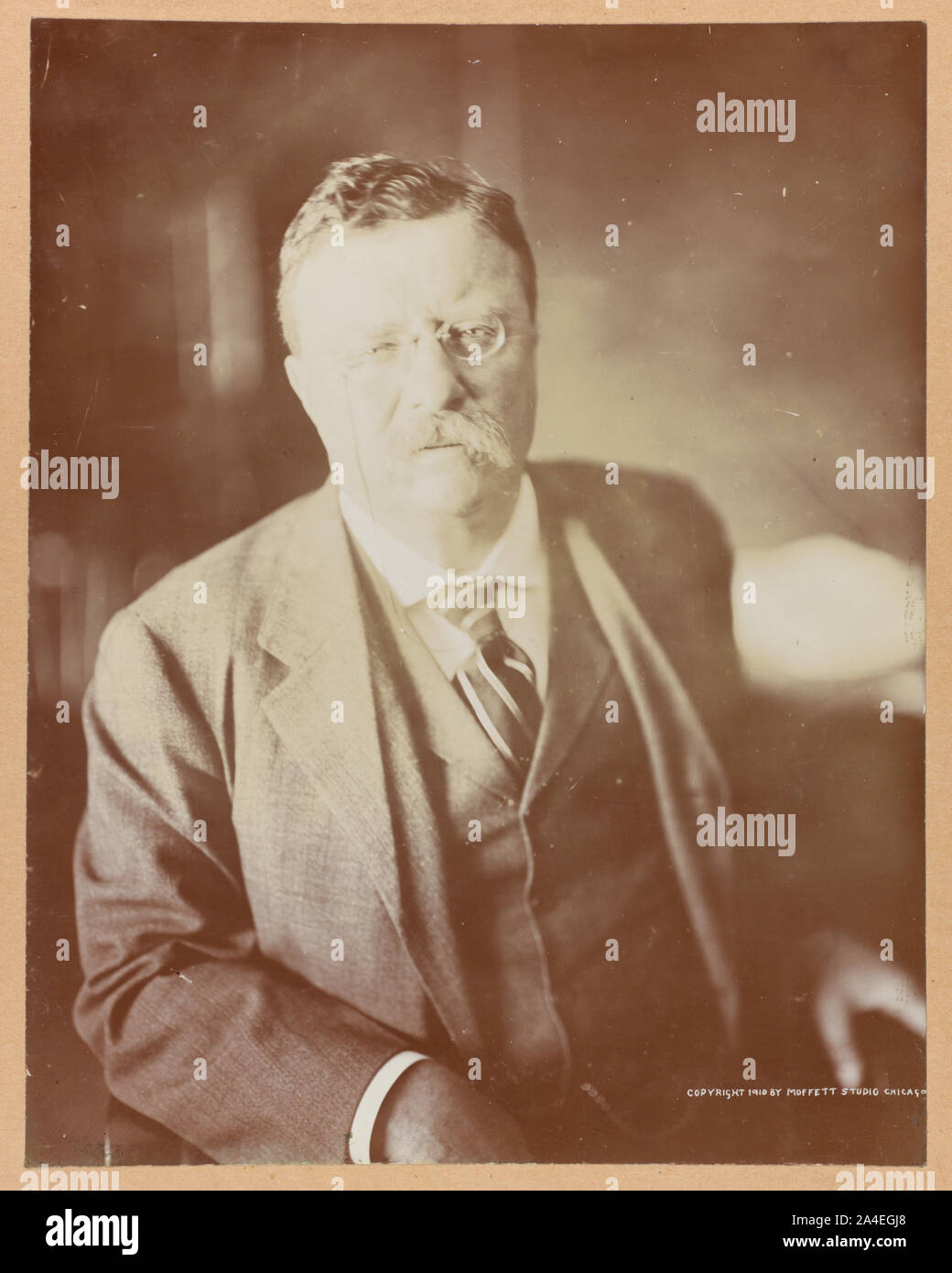 Theodore Roosevelt, bust portrait, seated, facing front Stock Photo - Alamy