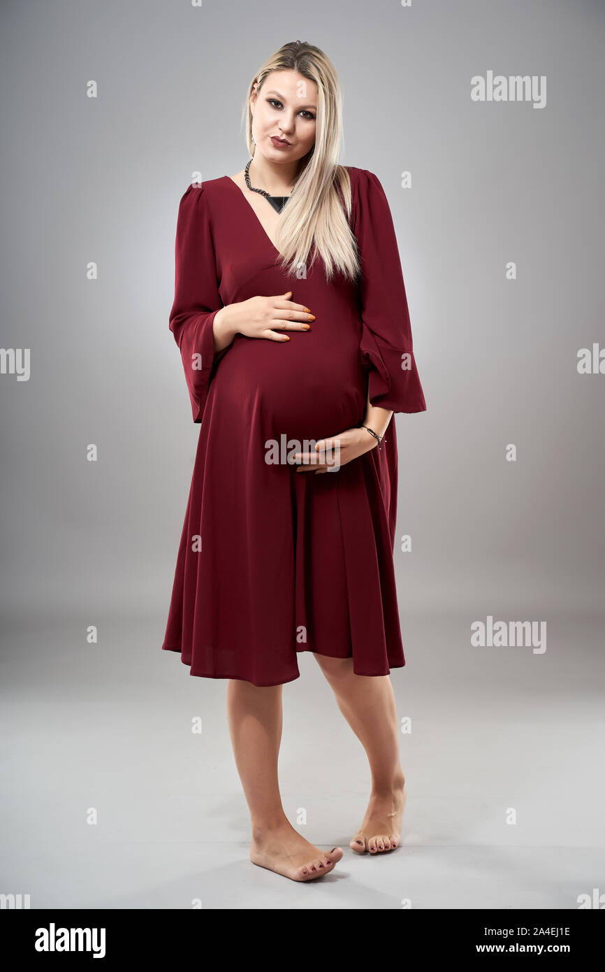Full body portrait pregnant hi-res stock photography and images - Alamy