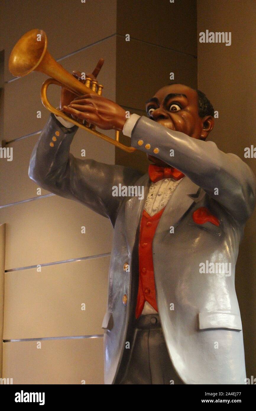 Louis armstrong jazz new orleans hi-res stock photography and images ...