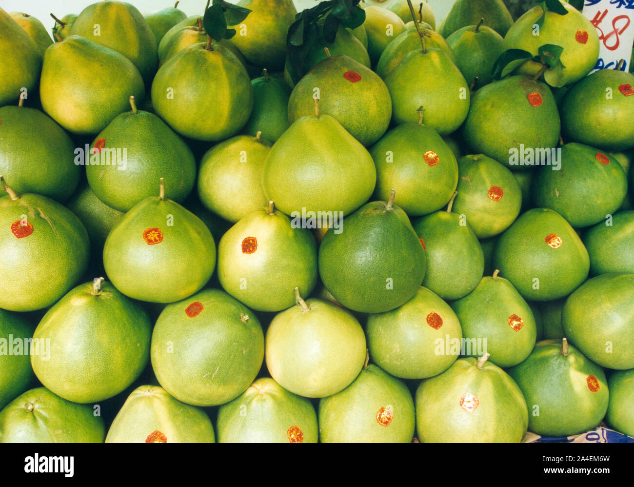 Jambola fruit hi-res stock photography and images - Alamy