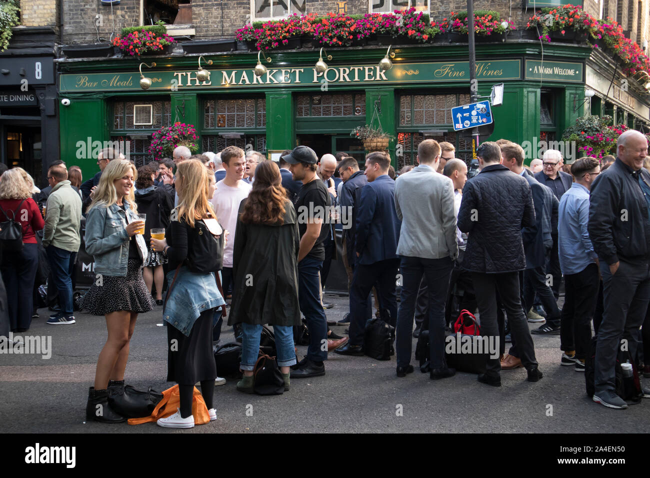 Pub Oclock High Resolution Stock Photography and Images - Alamy
